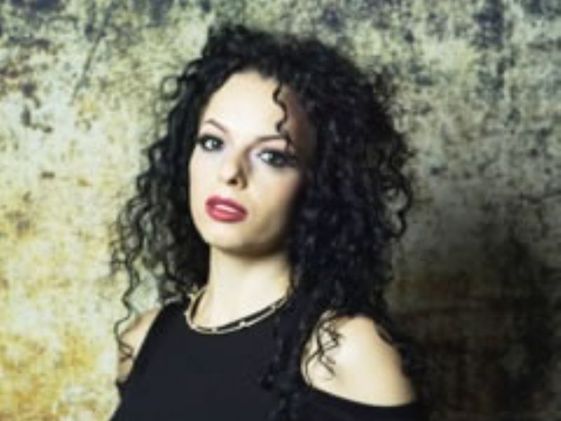 Kayleigh - Superb Female Singer