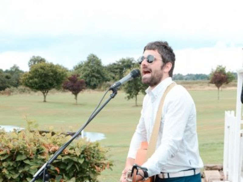 Paul Hand Live Lounge - Talented Singer And Guitarist