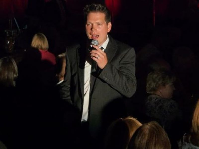 Chris G - Fantastic Male Singer From Swing To Pop