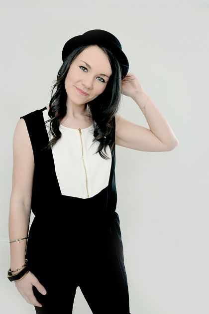 Jess - Live Lounge - Superb Live Lounge Singer