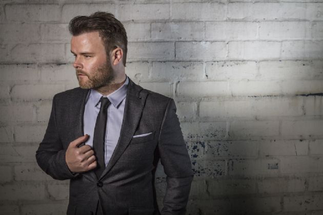 Simon Dee - Swing & Rat Pack Singer - Fantastic Singer