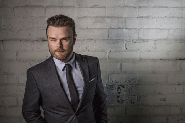 Simon Dee - Swing & Rat Pack Singer - Fantastic Singer