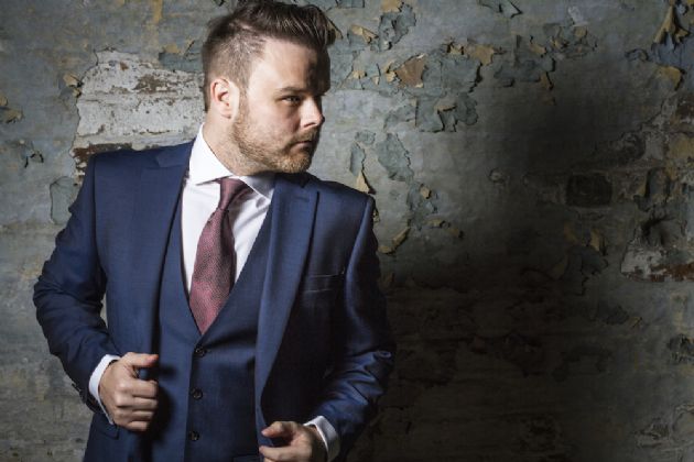 Simon Dee - Swing & Rat Pack Singer - Fantastic Singer