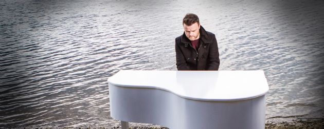 Simon Dee - Swing & Rat Pack Singer - Fantastic Singer