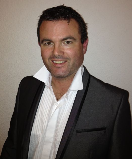 Stuart J - Swing Singer - Great Swing & RatPack Singer