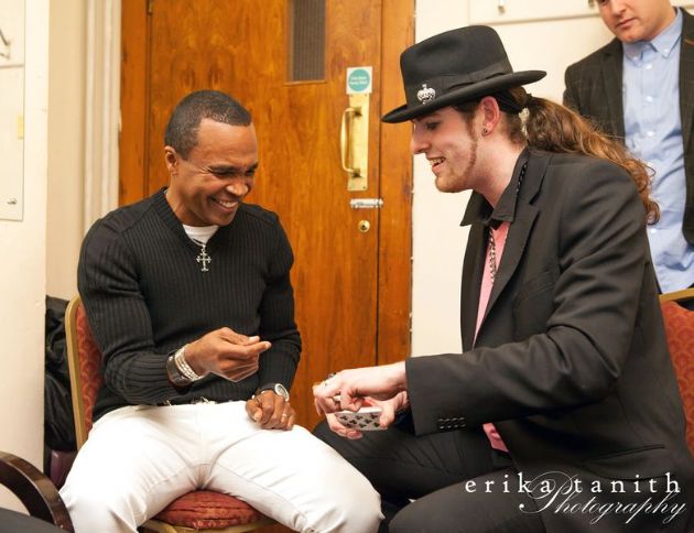 Cris Cross - Close Up Magician and Contortionist